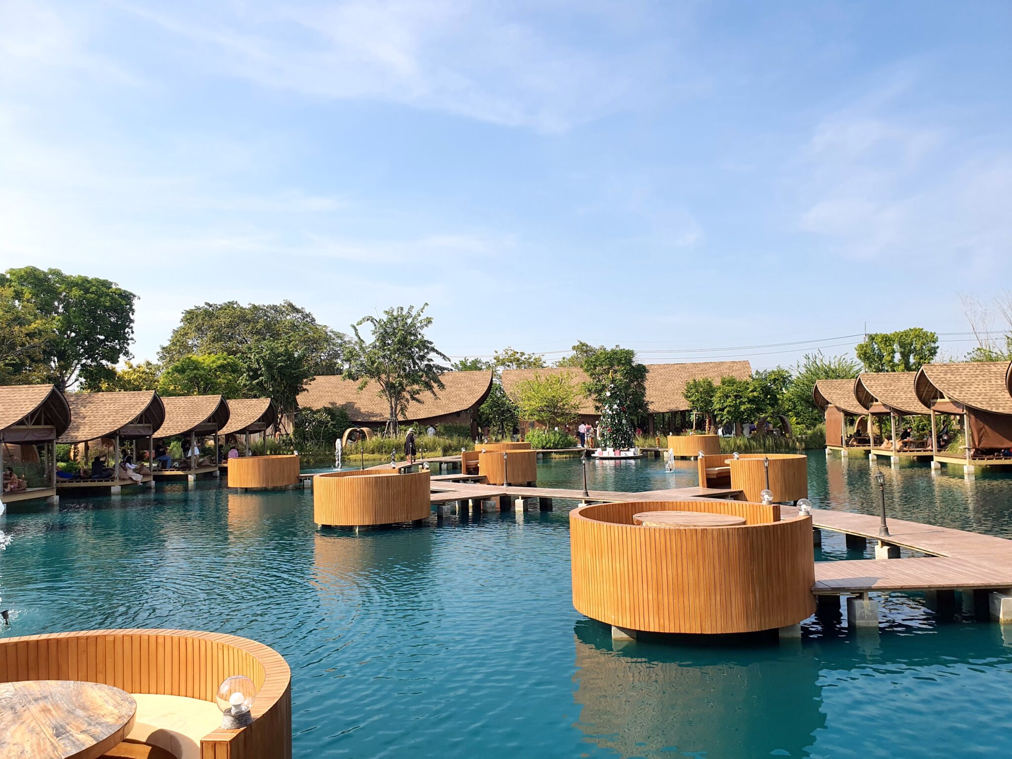 ナコンパトム県にある2021年に出来たばかりの写真映えレストラン「Bubble in the Forest Cafe (バブル イン ザ ...