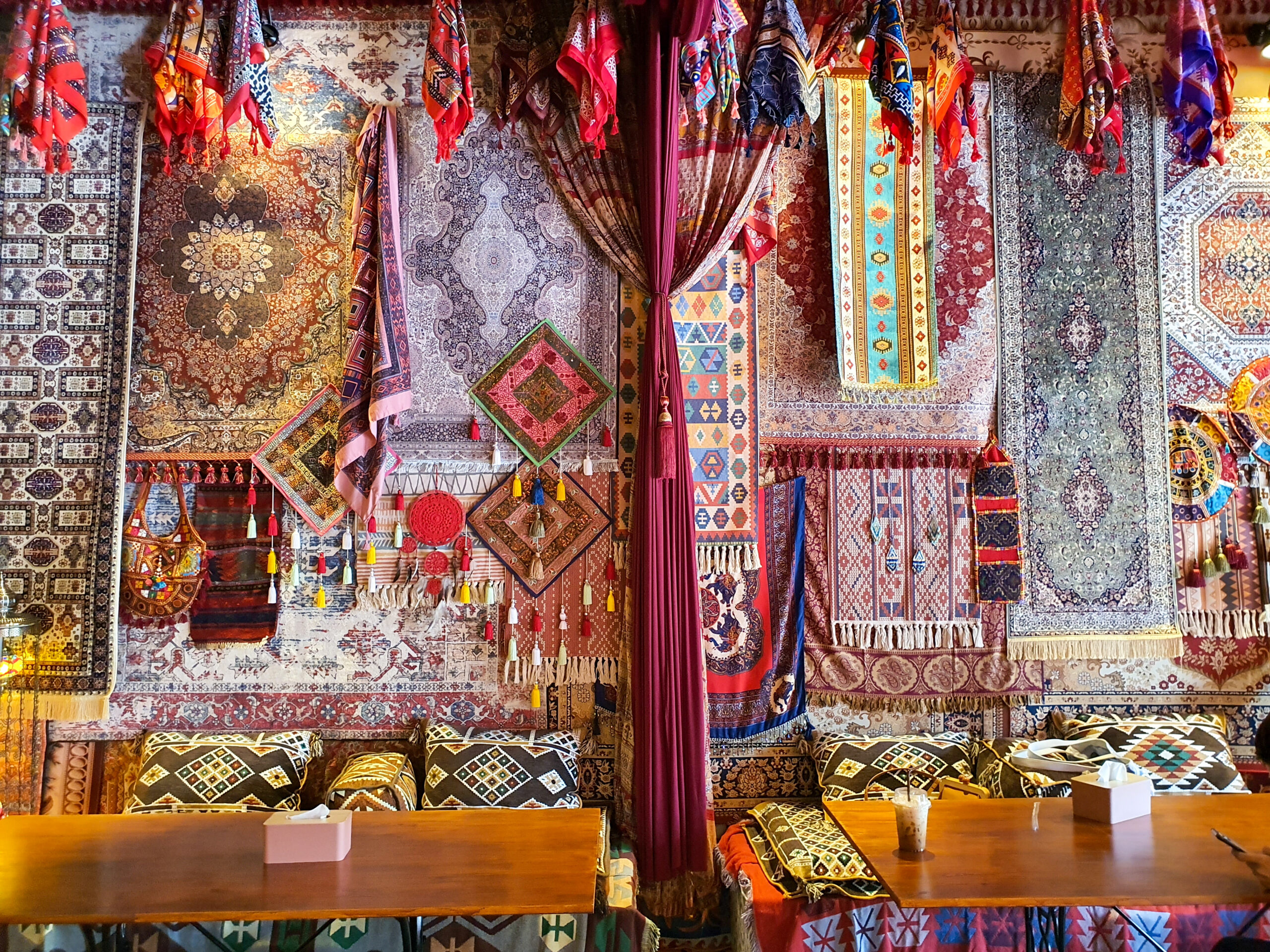 店内はまるでトルコ！「Shakti Cafe&Bistro (シャクティカフェ＆ビストロ)」 | Ramip