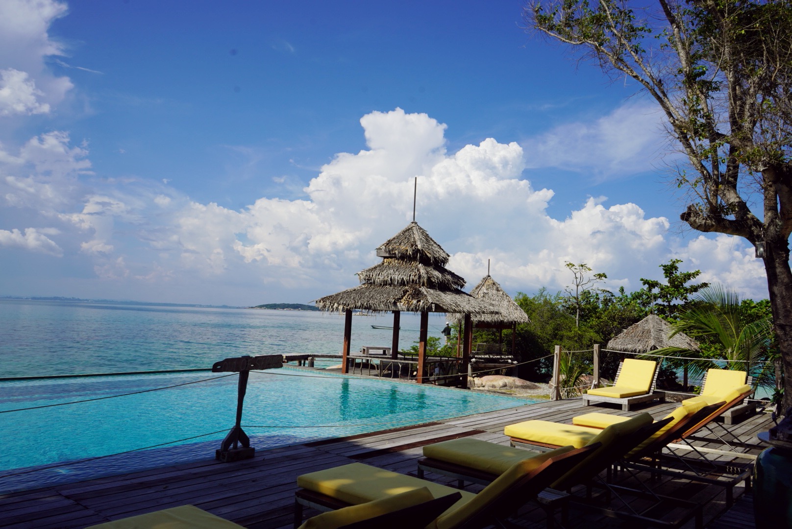 バンコクから車で2時間半のプライベートアイランド＆絶景ビーチ「Koh Munnork Private Island (マンノーク島)」 | Ramip